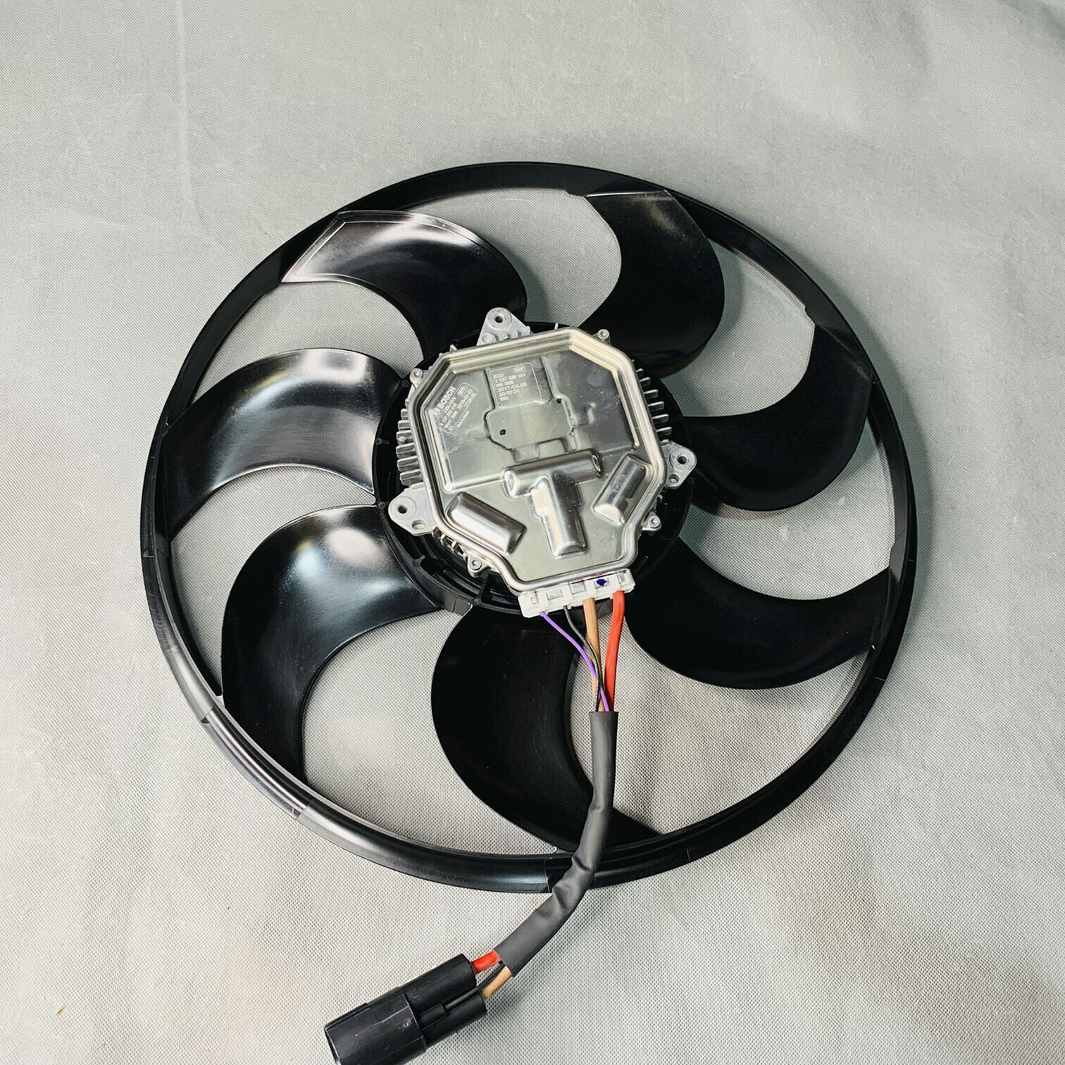 OE Bosch Radiator Fan Assembly For 2016-2019 Cadillac CT6 2.0L 3.0L 3 ...